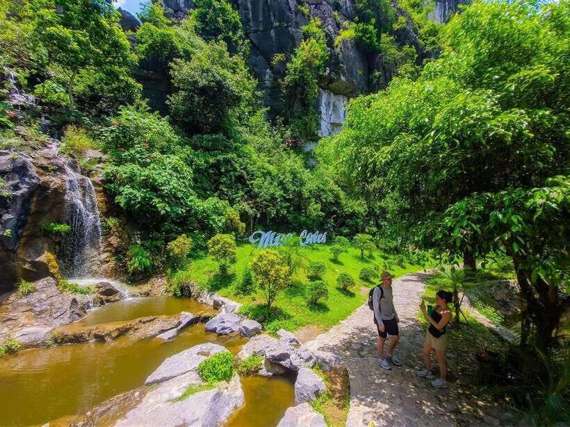 Ninh Binh daily tour (HOA LU  TRANG AN  MUA CAVE) - What Makes This Tour Stand Out?