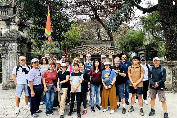 Ninh Binh Full Day Tour from Hanoi to Hoa Lu, Trang An & Mua Cave - Stop 1: Hoa Lu Ancient Capital