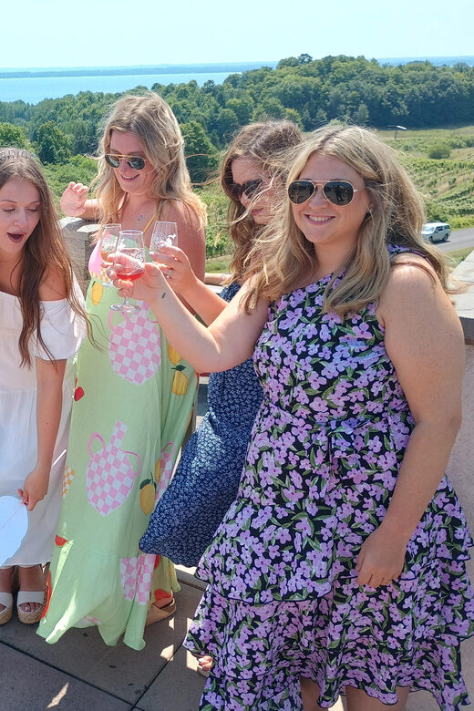 NON BUS Traverse City Old Mission Peninsula 4 Winery Tour - Who will love this tour?