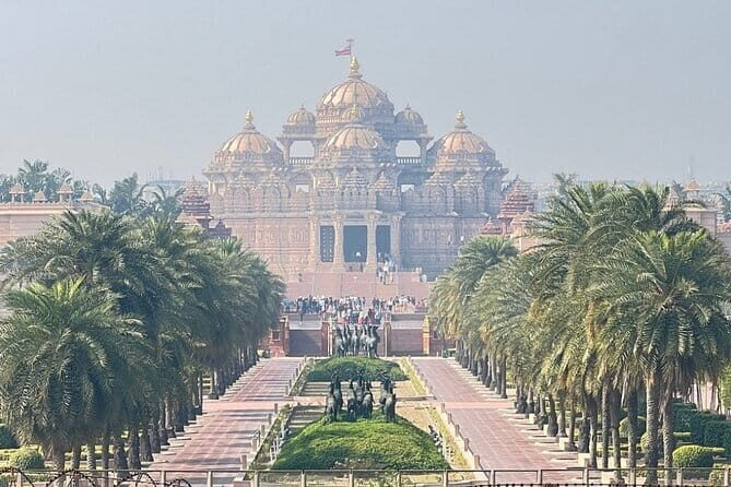 Old And New Delhi Private Guided Tour With Entrances- 8 Hours - Who Will Love This Tour?
