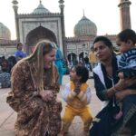 Old Delhi's Chandni Chowk Tuk Tuk/Rickshaw Tour - Visiting Jama Masjid: The Iconic Mosque