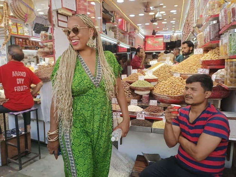 Old & New Delhi Shopping Tour with Female Consultant - Experience Overview