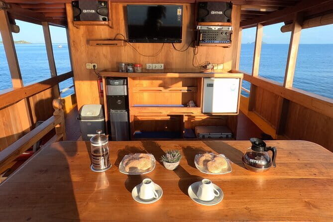 Open Sailing Trip Labuan Bajo, Using Singkolo Pinishi Boat - Potential Drawbacks and Considerations