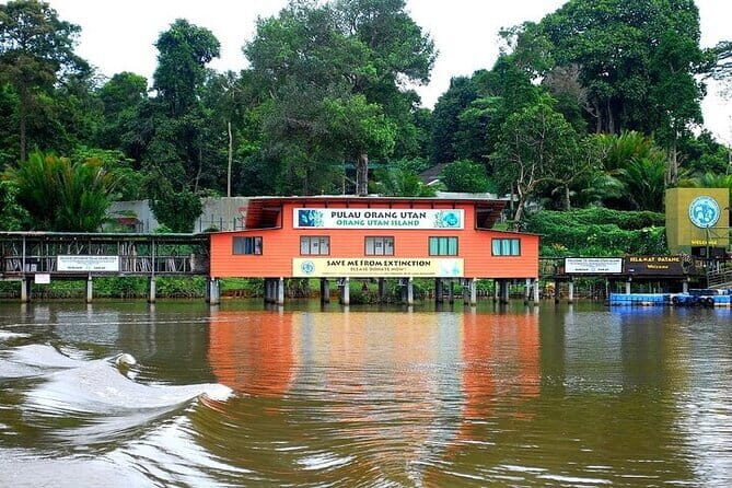 Orang Utan Island and Ipoh Private Day Tour from Kuala Lumpur - Third Stop: Ipoh Railway Station