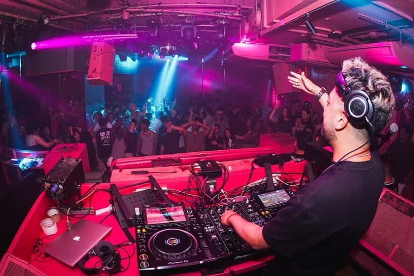 Osaka: Pink Paradise Club with Dance Show and Champagne - Who Should Consider This Experience?