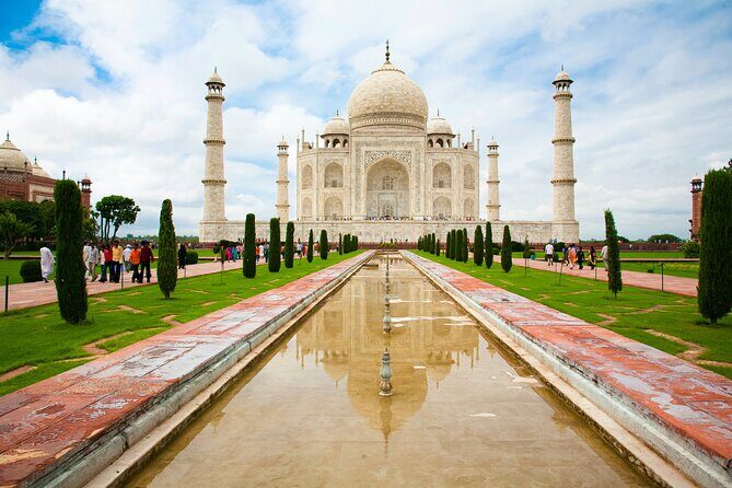 Overnight Agra/Taj Mahal Tour & Fatehpur Sikri Tour - Detailed Breakdown of the Itinerary