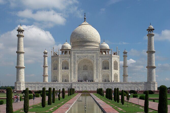 Overnight Agra Visit - The Transportation: Comfort and Convenience