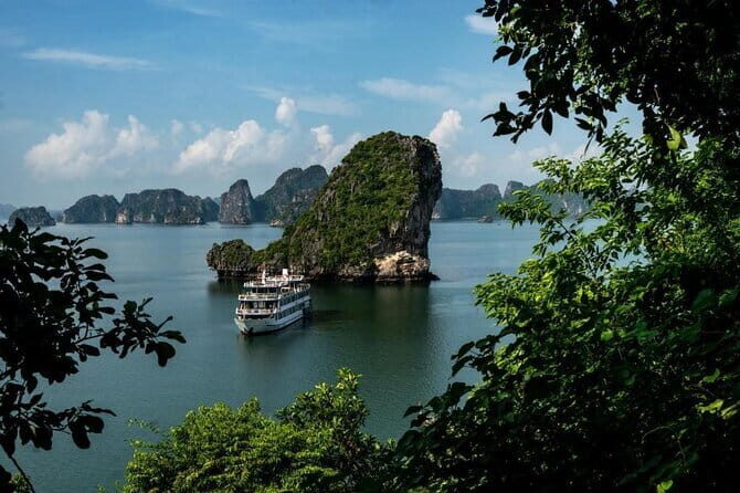 Overnight Bai Tu Long Bay Cruise , The Bay less traveled - What’s Included and What’s Not