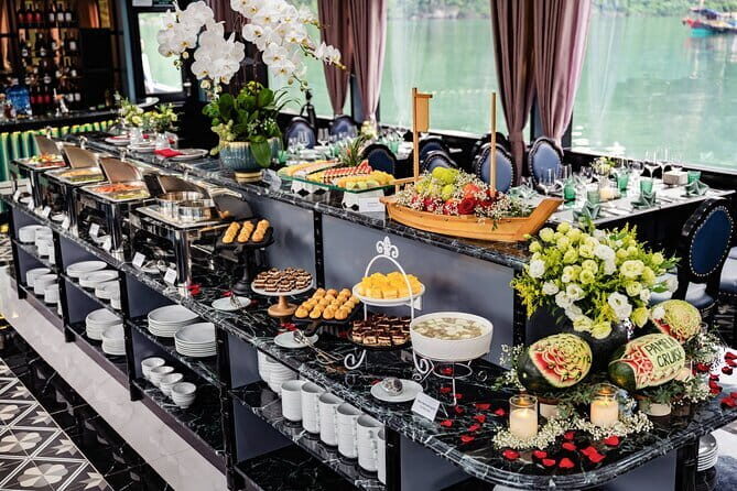 Pamela Luxury 5-Star Day Cruise: Explore Halong Bay with Lunch - The Food and Service