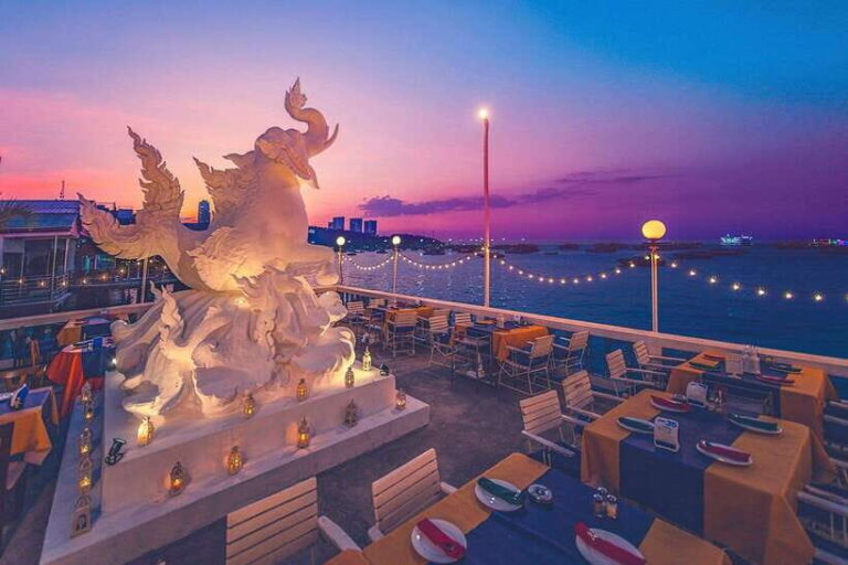 Pattaya: King Seafood Buffet Package - An Authentic Seafood Feast with a View