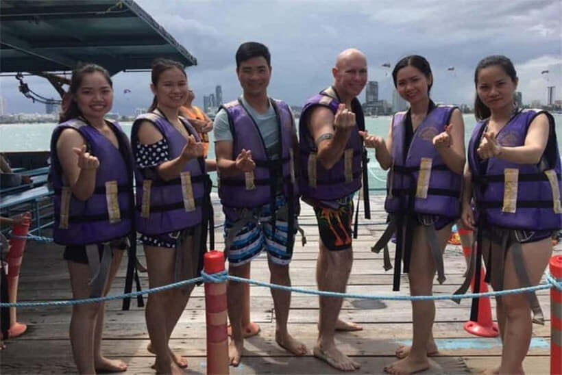 Pattaya: Koh Larn Parasailing and Beach Day Trip with Lunch - Analyzing the Value