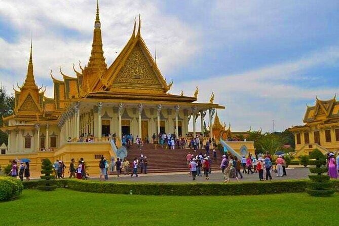 Phnom Penh City Tour and Sunset Cruise on the Mekong River - A Deep Dive into the Phnom Penh Experience