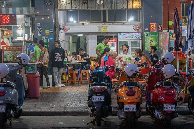 Phnom Penh Evening Foodie Vespa Tour - Guides and Group Size