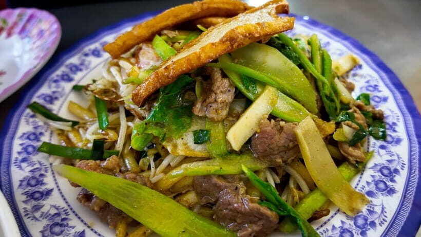 Phnom Penh: Evening Walking To Local Food Spots Only - Itinerary Breakdown: What You Can Expect