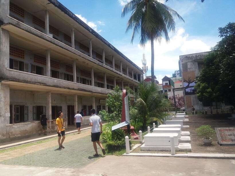 Phnom Penh: Killing Fields, Tonle Bati, and Phnom Chisor - What to Expect Throughout the Day