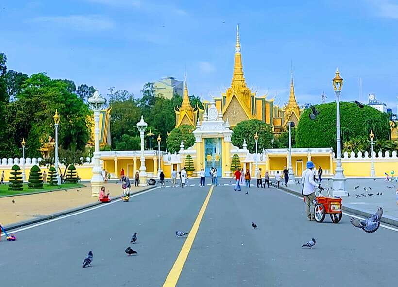 Phnom Penh: Private Guided Sightseeing Day Tour - Whats Included and Whats Not