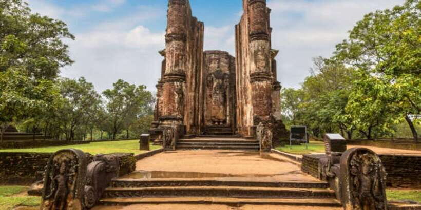 Polonnaruwa Day Tour With Minneriya NP Elephant Safari - What Makes This Tour Stand Out?