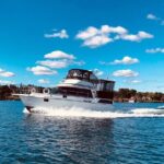 Private 1.5 hour 1000 Islands Cruise for up to 10 people - Key Points