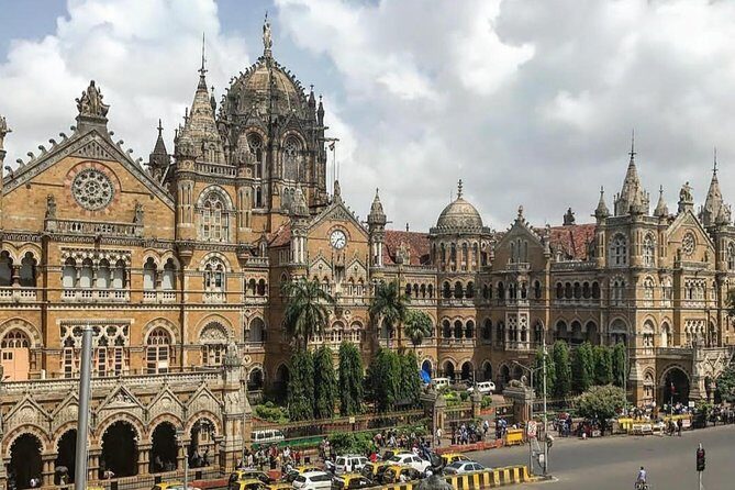 Private 2 Days Mumbai Gems Tours(Sightseeing_Slum_Elephanta Cave & Dabbawala) - Who Should Consider This Tour?