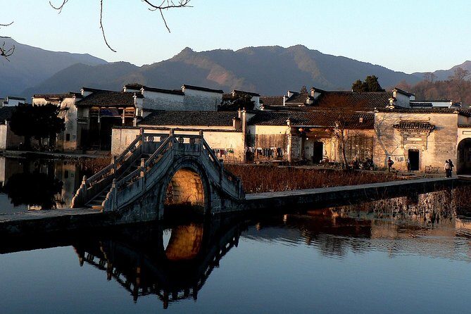 Private 3-day trip to 2 cities with hiking in Wuyuan and Hongcun in Huangshan - Why This Tour Offers Good Value