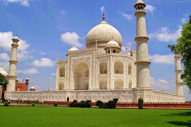 Private Agra Full Day Tour : Taj Mahal, Agra Fort and Baby Taj - Arriving in Agra: First Impressions