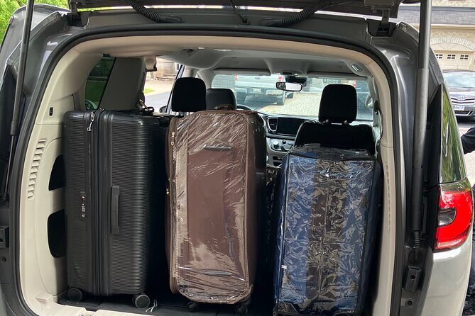 Private Arrival Transfer in Ottawa Airport - The Vehicle Experience