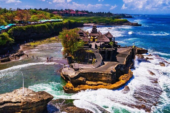 Private Bali Tanah Lot and Taman Ayun Temple Tour with Japanese Speaking Guide - A Detailed Look at the Day