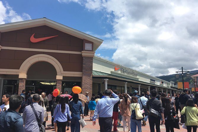 Private Car Mt Fuji and Gotemba Outlet in One Day from Tokyo - Authentic Insights from Travelers