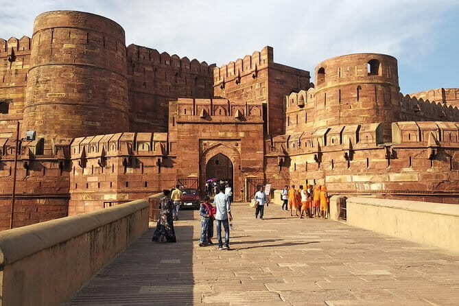 Private Day Tour Of Taj Mahal And Agra Fort By Superfast Train All Inclusive - Who Should Consider This Tour?