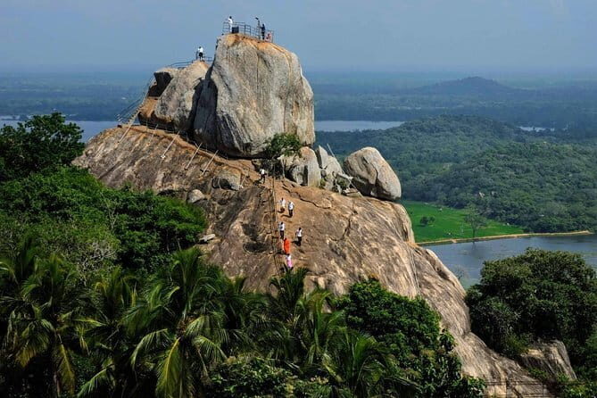 Private day tour to Anuradhapura from Kandy - How This Tour Balances Value and Authenticity