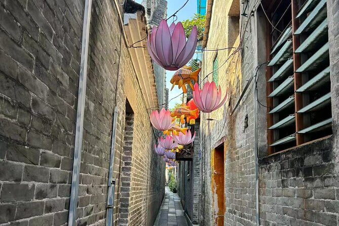 Private Day Tour to Shawan Ancient Town from Guangzhou - Food and Snacks: A Culinary Walk