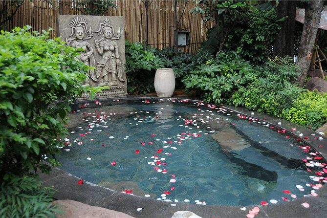 Private Day Trip: Outdoor Hot Spring Experience and Mutianyu Great Wall - The Hot Spring Experience at Jiuhua Resort