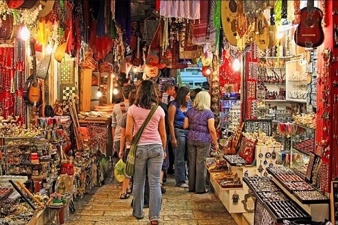Private Delhi Shopping Tour with Female Guide - Exploring the Itinerary: What You’ll Experience