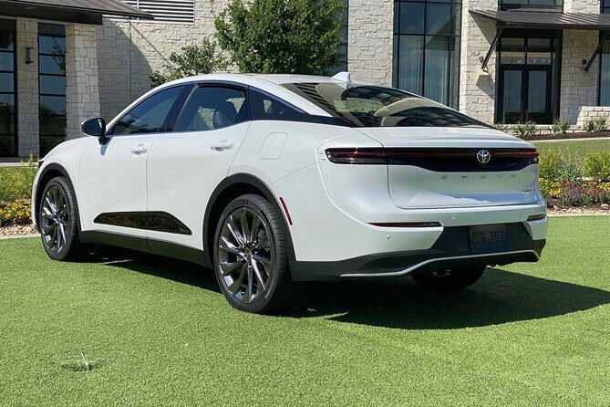 Private Departure from Tokyo City to Narita Airport NRT by Sedan - The Practical Details of the Transfer