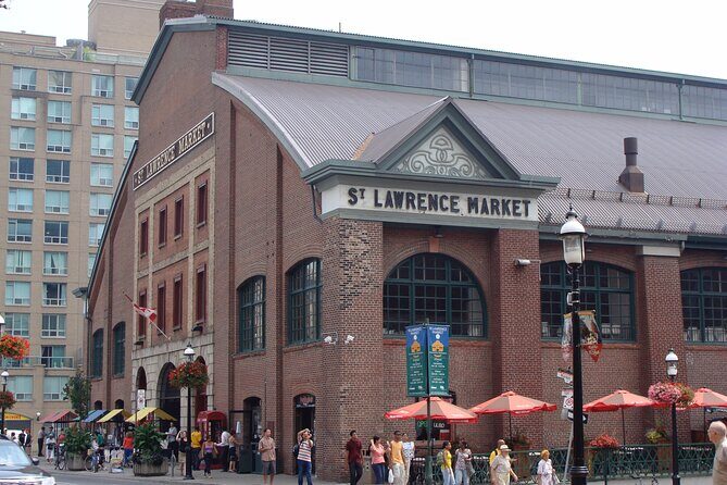 Private Food tour in Old Toronto with St Lawrence Market - Licensed tour guide - What the tour includes and what to consider