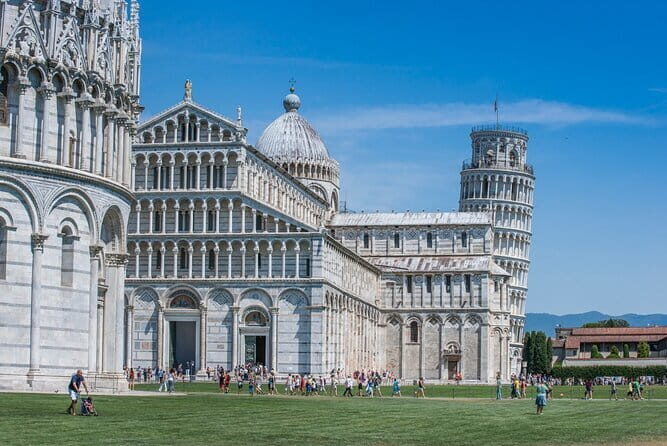 PRIVATE Full-Day Tour around Pisa and Lucca from Florence - Lucca: The Renaissance Jewel