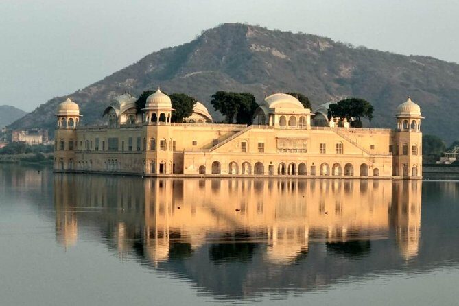 Private Full Day Tour of Jaipur with Guide - Detailed Breakdown of the Itinerary