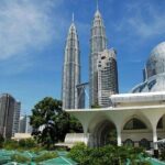 Private Full-Day Tour includes Petronas Twin Towers & Batu Caves - Who Would Benefit Most?