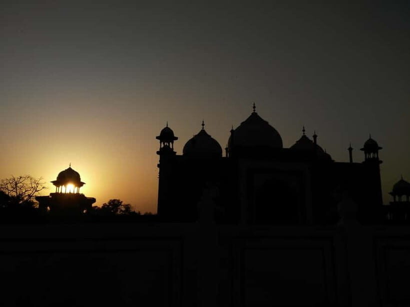 Private Guided Tour Tajmahal and Agra Fort from New Delhi - Is It Worth the Price?