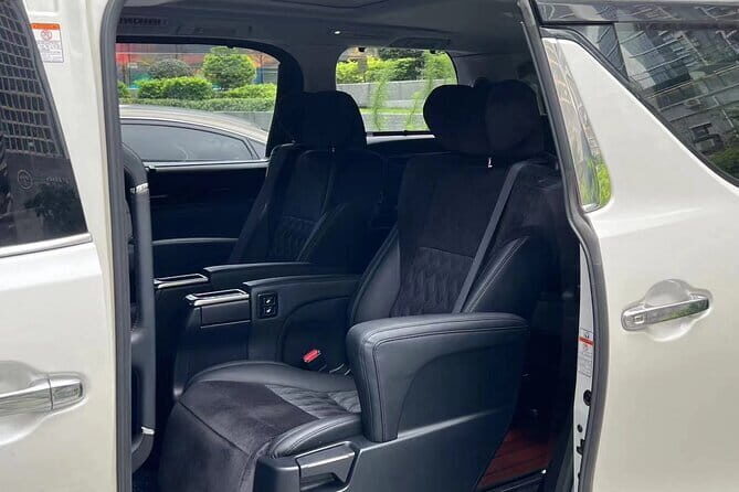 Private Hong Kong Full Day Car Charter Explore City at your Pace - Breaking Down the Itinerary: What You Might Expect