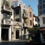 Private Layover Tour of Shanghai and Zhujiajiao Ancient Town with Lunch - Discovering Shikumen Architecture and the Bund