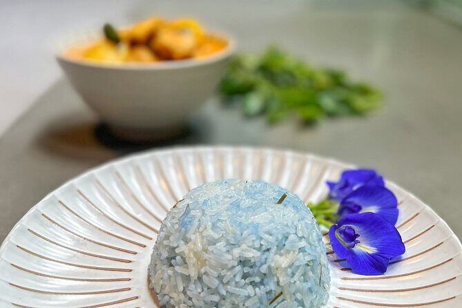 Private Local Cuisine Cooking Class In Singapore - The Learning Experience and Atmosphere