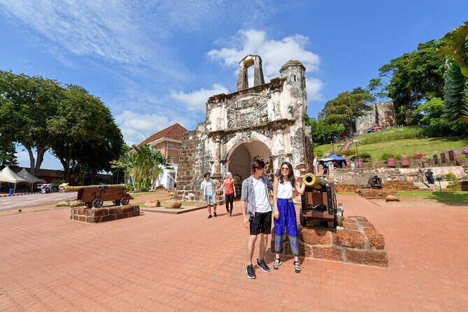 Private Malacca Historical Tour From Kuala Lumpur - First Stop: Istana Negara and Merdeka Square