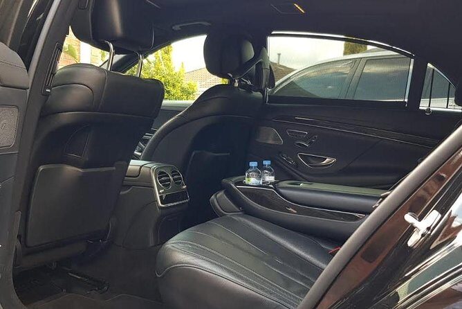 Private Melbourne CBD Sightseeing Tour luxury vehicle - The Breakdown of Your Transfer: What to Expect