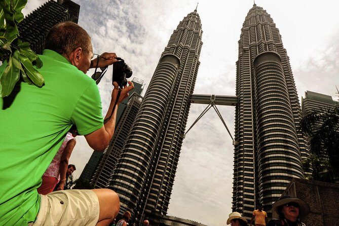 Private Night Tour: Petronas Twin Tower And Shopping - Dining at WOW KL: A Local Flavor
