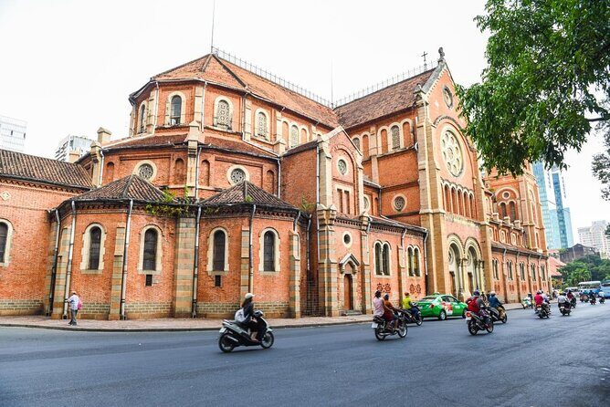 Private Sagion City tour by motorbike - The Experience and Its Benefits