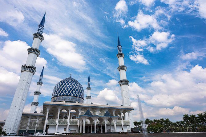 Private Selangor Day Tour : Batu Caves, Blue Mosque, Fruit Valley, Malawati Hill - The Value of This Tour