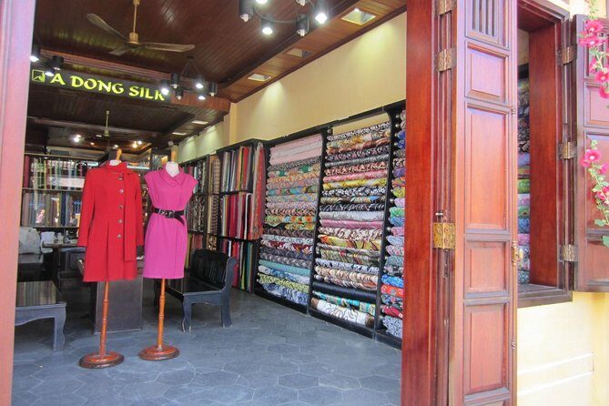 Private Shanghai City Day Tour with Best Highlights and Shopping - What to Expect from This Shanghai Tour