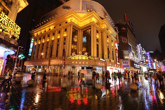 Private Shanghai Evening Street Food Walking and Cruise Tour - What Makes This Tour Stand Out