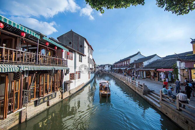 Private Shanghai Shore Excursion Tour to Zhujiajiao Water Town with Lunch and Boat Ride - Savoring Local Flavors with an Included Lunch